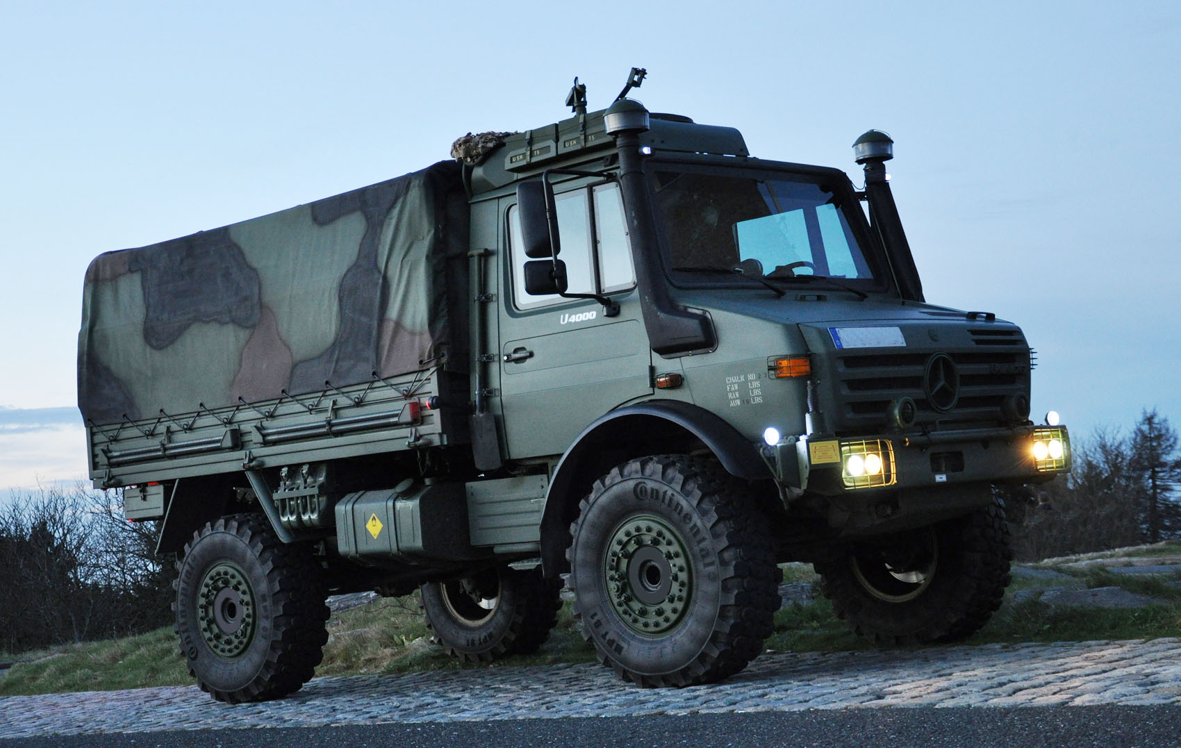 Panzer Handel U 4000 Unimog Bundeswehr